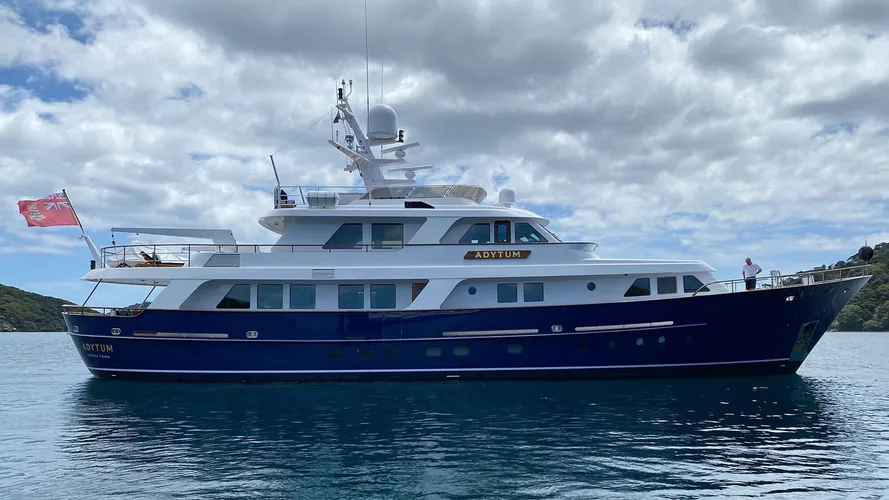 Beowulf yacht (Royal Hakvoort Shipyard, 33.68m, 2002)